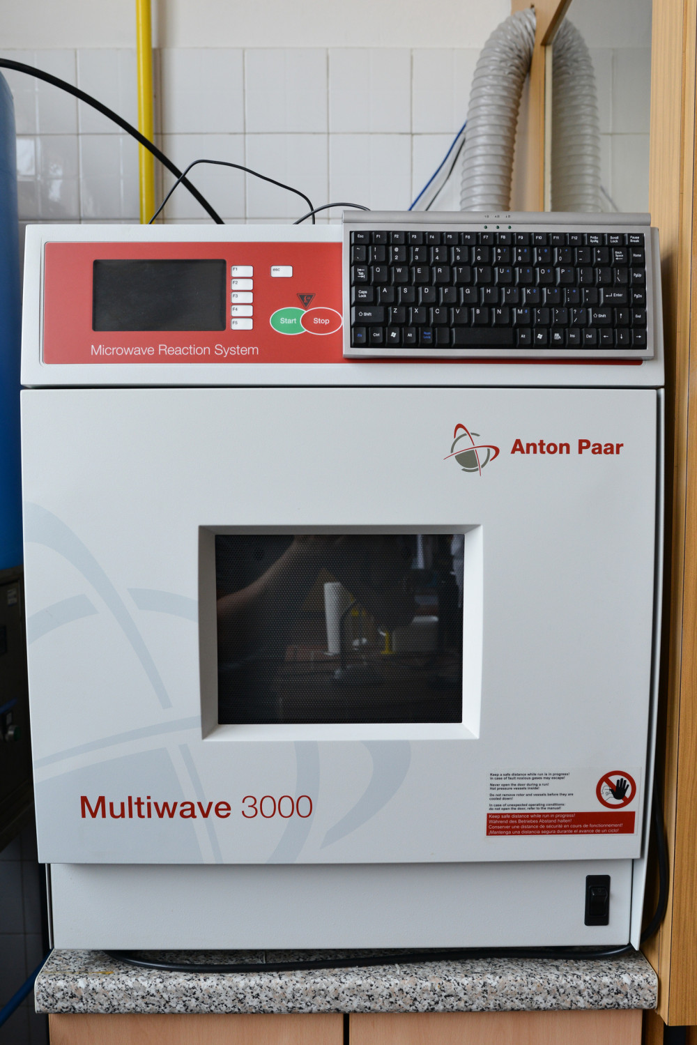 Microwave digestion and extraction device - TTF