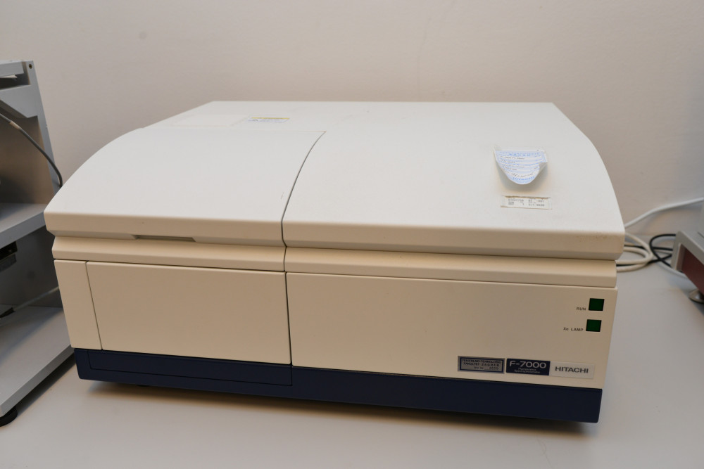 Fluorometar HITACHI F-7000 FL - TTF